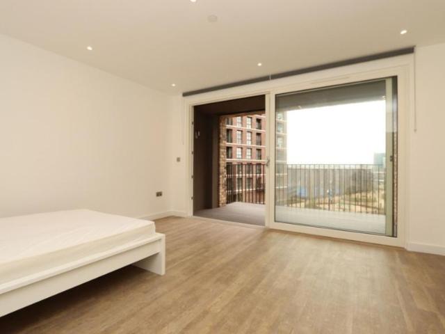 For Rent 3 Bedroom Shared Living/roommate London London DLS90560021