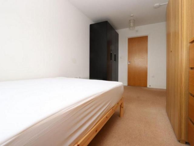 For Rent 3 Bedroom Shared Living/roommate London London DLS90560293