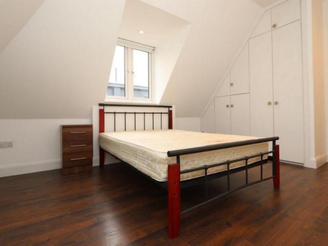 For Rent 3 Bedroom Shared Living/roommate London London DLS90560329