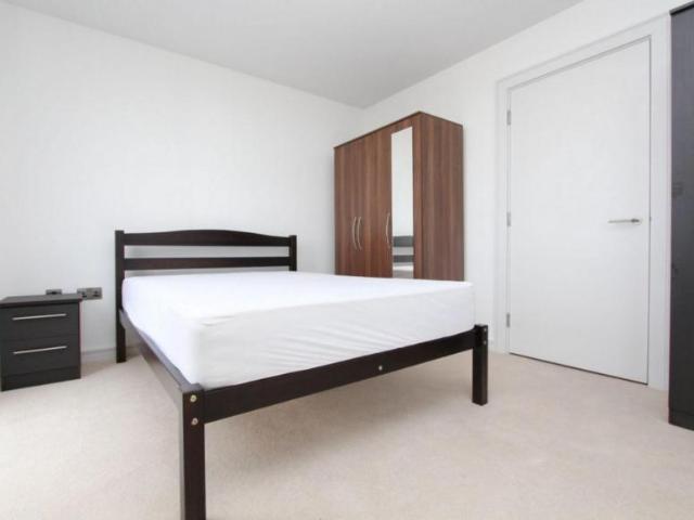 For Rent 3 Bedroom Shared Living/roommate London London DLS90560334
