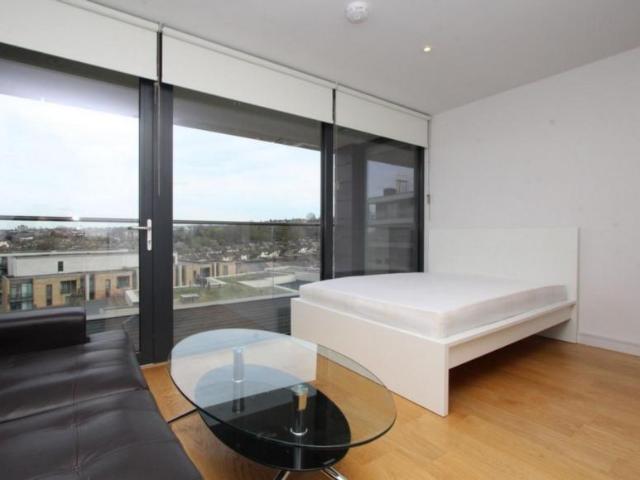 For Rent 3 Bedroom Shared Living/roommate London London DLS90560337