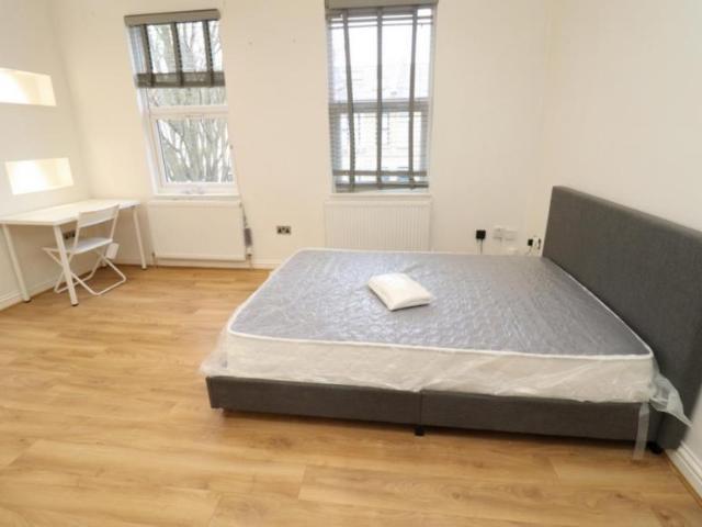 For Rent 3 Bedroom Shared Living/roommate London London DLS90561801