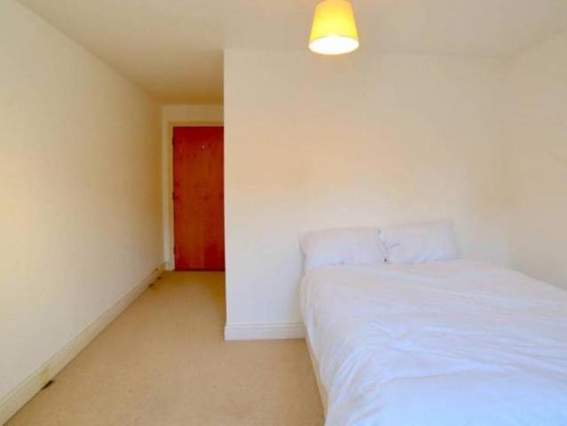 For Rent 3 Bedroom Shared Living/roommate London London DLS90561181