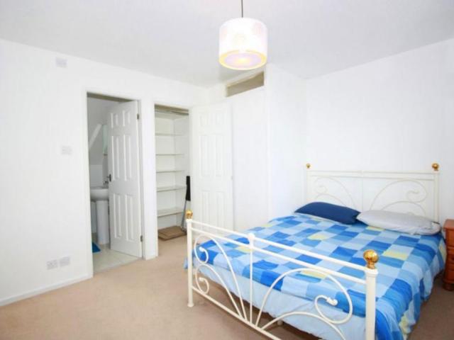For Rent 3 Bedroom Shared Living/roommate London London DLS90563691