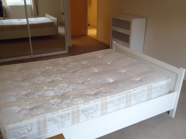 For Rent 3 Bedroom Shared Living/roommate London London DLS90563323