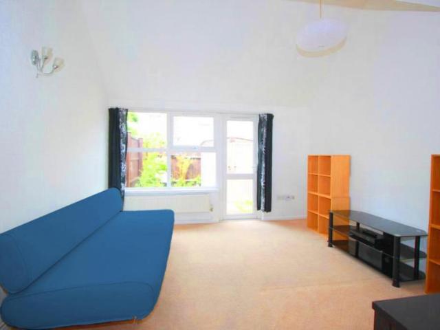 For Rent 3 Bedroom Shared Living/roommate London London DLS90563376