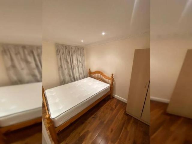 For Rent 3 Bedroom Shared Living/roommate London London DLS94982978