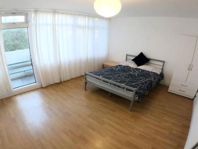 For Rent 3 Bedroom Shared Living/roommate London London DLS95905098