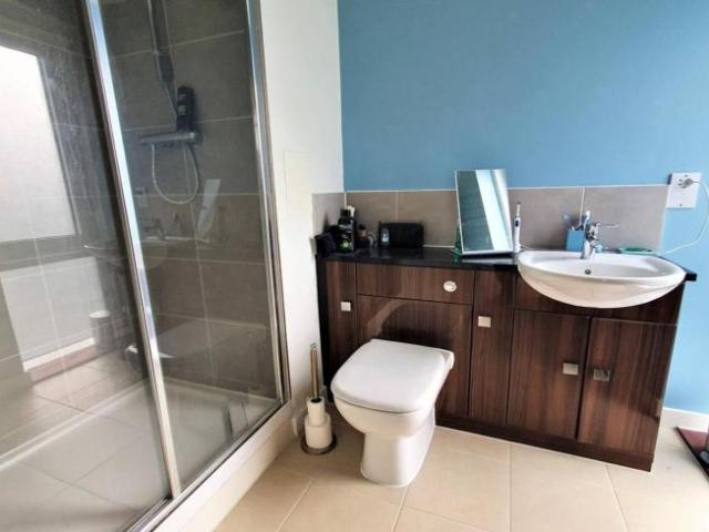 For Rent 3 Bedroom Shared Living/roommate London London DLS99635937
