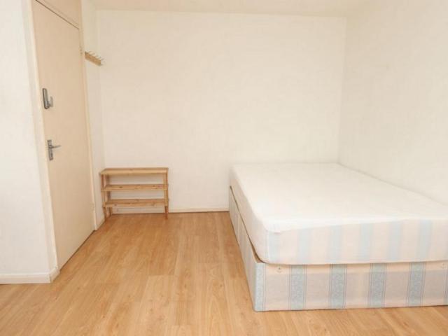 For Rent 3 Bedroom Shared Living/roommate London London DS90559392