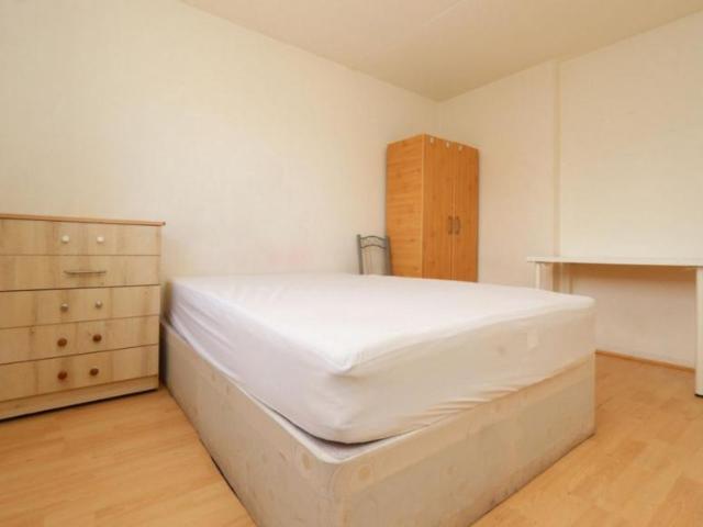 For Rent 3 Bedroom Shared Living/roommate London London DS90559593