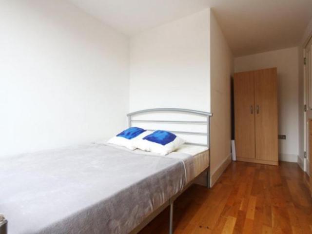 For Rent 3 Bedroom Shared Living/roommate London London DS90559713