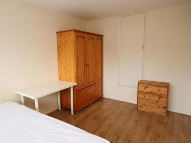 For Rent 3 Bedroom Shared Living/roommate London London DS90559737