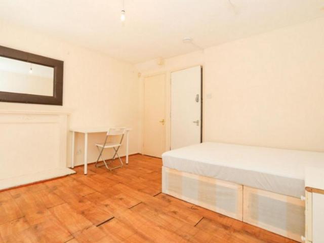 For Rent 3 Bedroom Shared Living/roommate London London DS90559861
