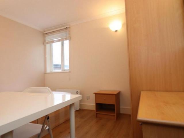For Rent 3 Bedroom Shared Living/roommate London London DS90559881