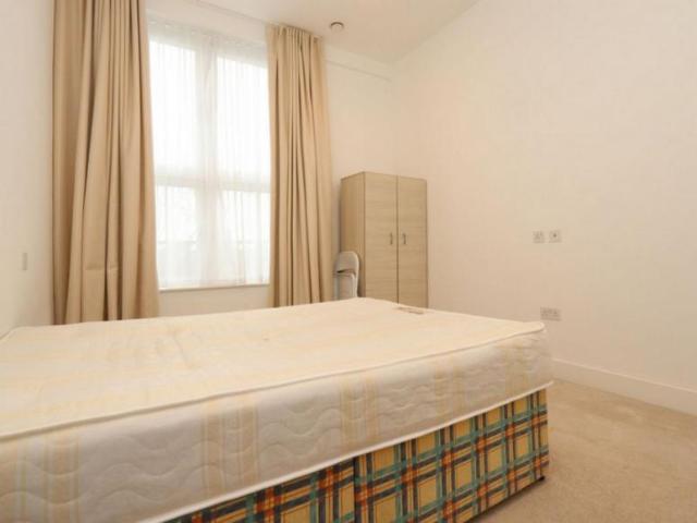 For Rent 3 Bedroom Shared Living/roommate London London DS90559903