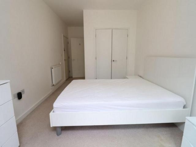 For Rent 3 Bedroom Shared Living/roommate London London DS90559904