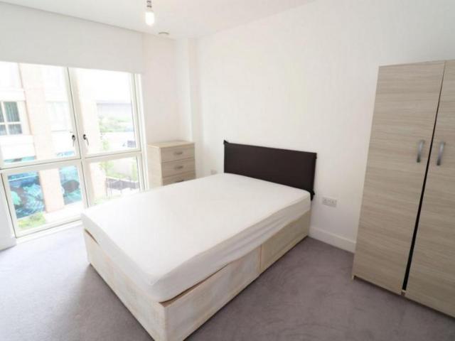 For Rent 3 Bedroom Shared Living/roommate London London DS90560158