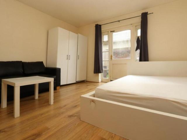 For Rent 3 Bedroom Shared Living/roommate London London DS90560114
