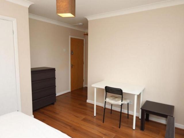 For Rent 3 Bedroom Shared Living/roommate London London DS90560227