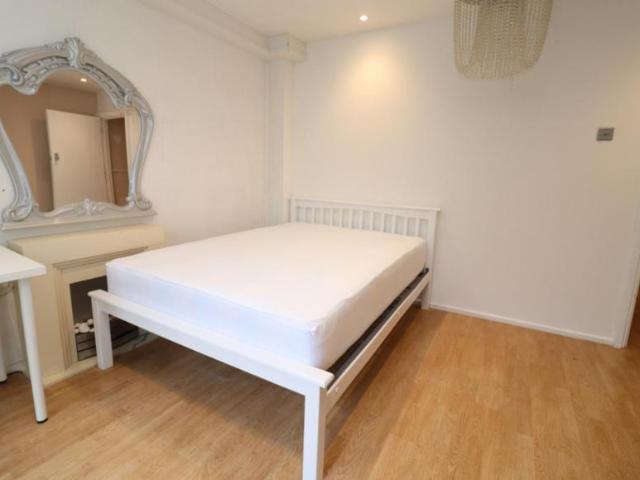 For Rent 3 Bedroom Shared Living/roommate London London DS90560460