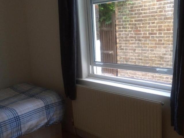 For Rent 3 Bedroom Shared Living/roommate London London DS90560576