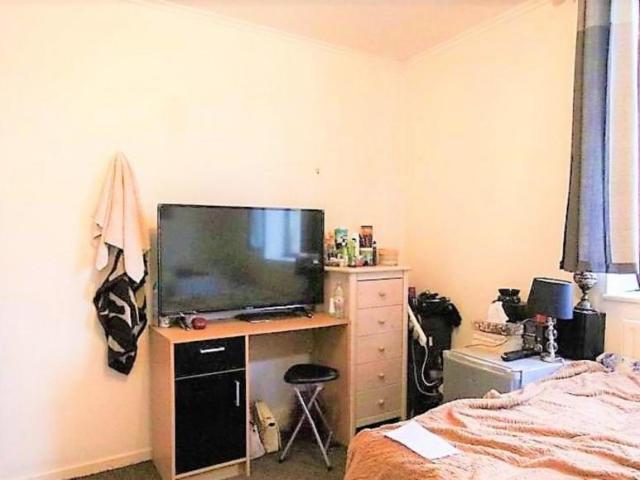 For Rent 3 Bedroom Shared Living/roommate London London DS90563627