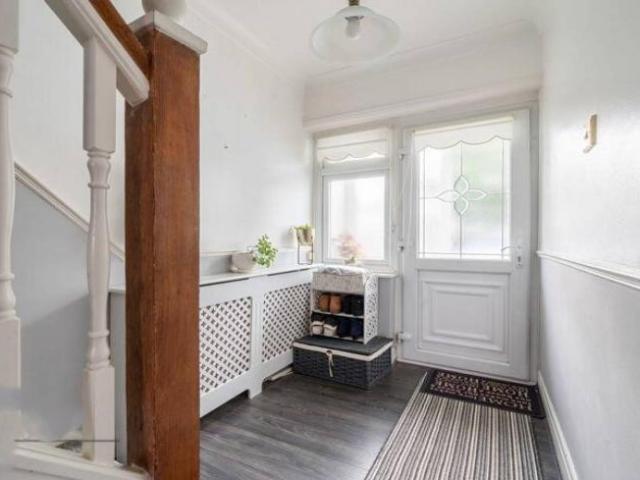 For Rent 3 Bedroom Shared Living/roommate London London DS90535585