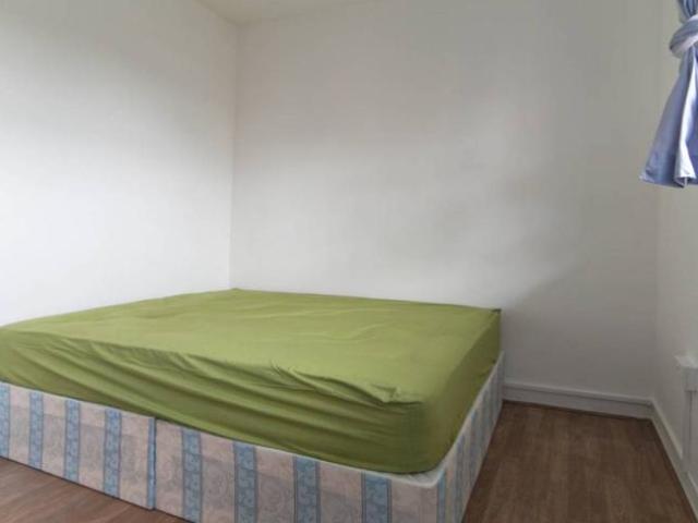 For Rent 3 Bedroom Shared Living/roommate London London DS96149178