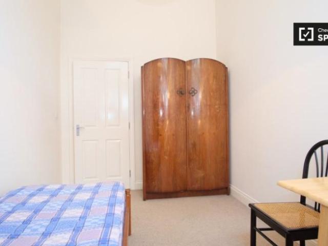 For Rent 3 Bedroom Shared Living/roommate London London DS101671614