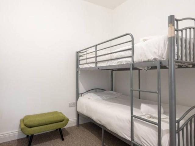 For Rent 3 Bedroom Shared Living/roommate London London DS101672233