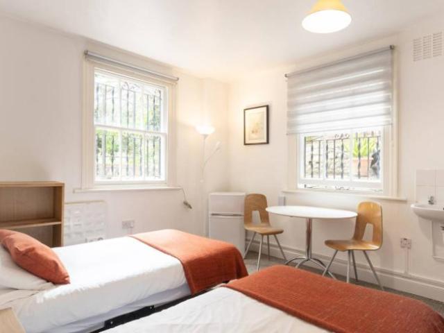 For Rent 3 Bedroom Shared Living/roommate London London DS101694768