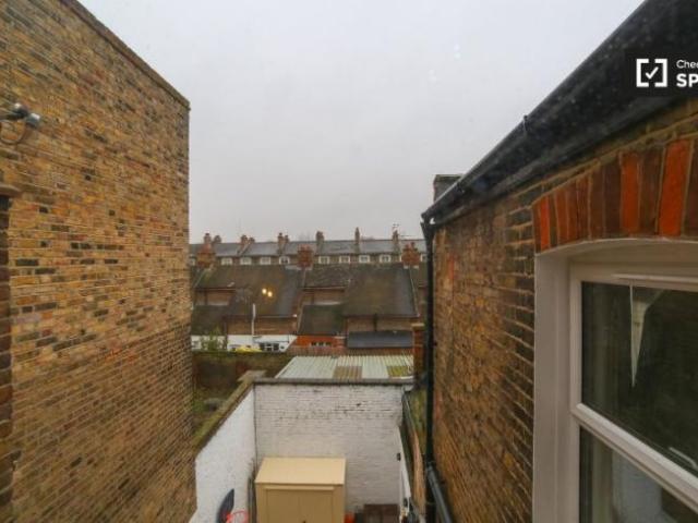 For Rent 3 Bedroom Shared Living/roommate London London DS101732569