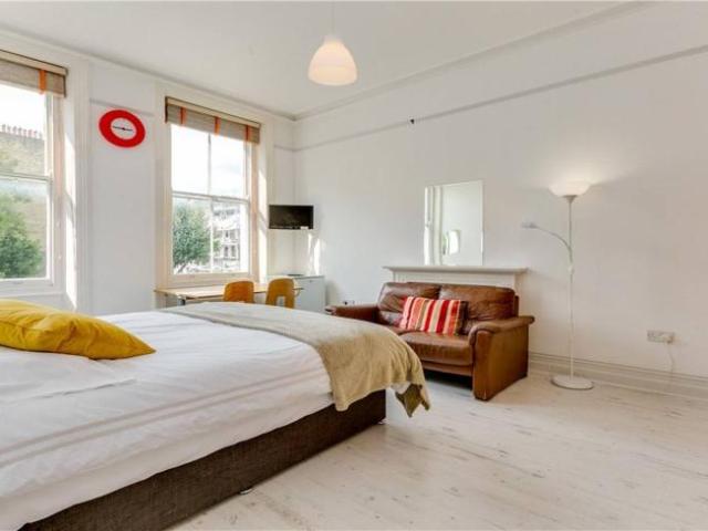 For Rent 3 Bedroom Shared Living/roommate London London DS101735463