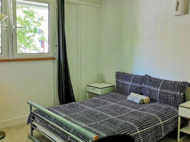 For Rent 3 Bedroom Shared Living/roommate London London DS101761839