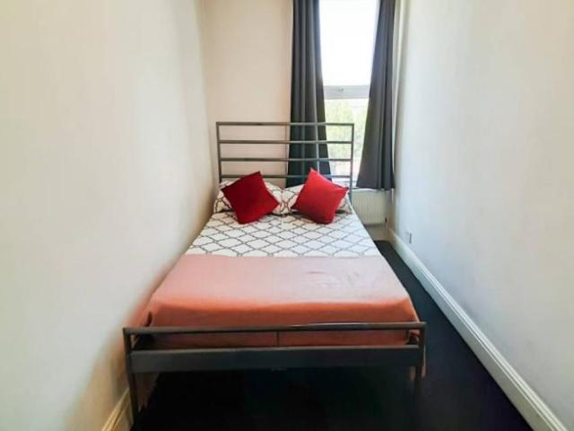 For Rent 3 Bedroom Shared Living/roommate London London DS101824571