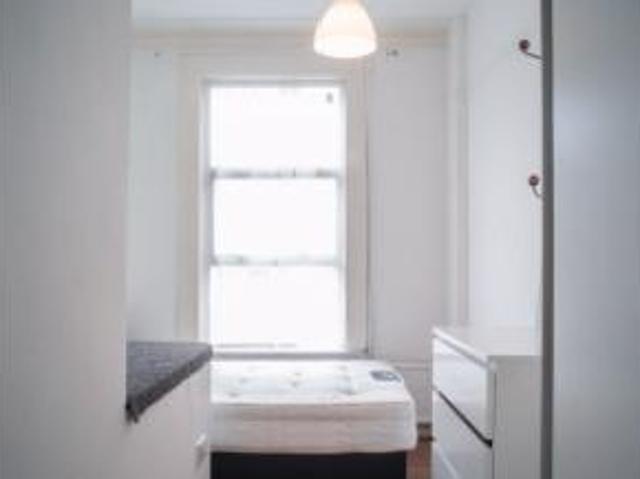 For Rent 3 Bedroom Shared Living/roommate London London DS101837433