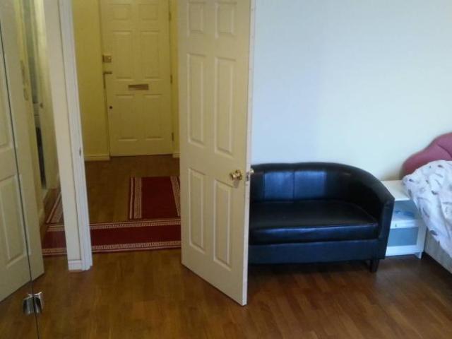 For Rent 3 Bedroom Shared Living/roommate London London DS101847122