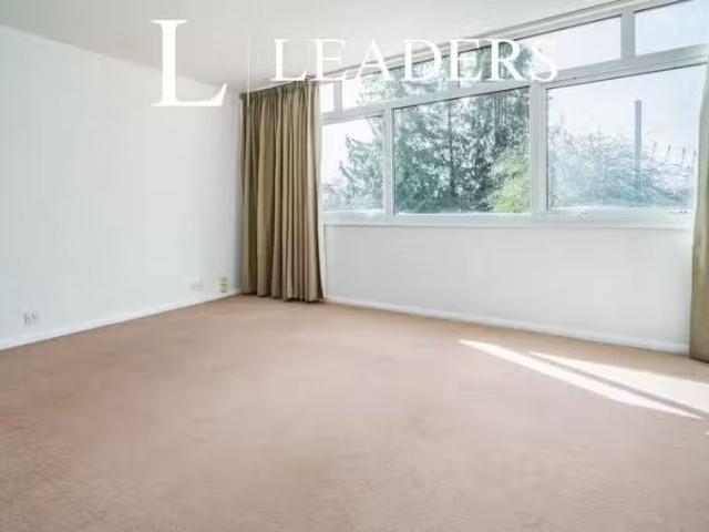 Cheap 3 bedroom town house for rent in Abbots Park, AL1