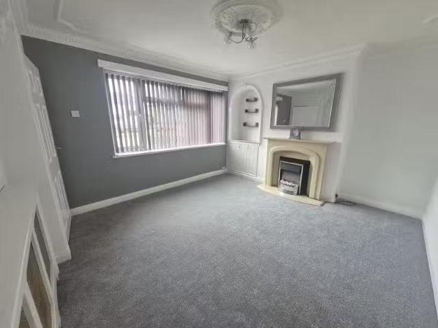 Unique 3 bedroom terraced house for rent in Kings Road, Kingst.