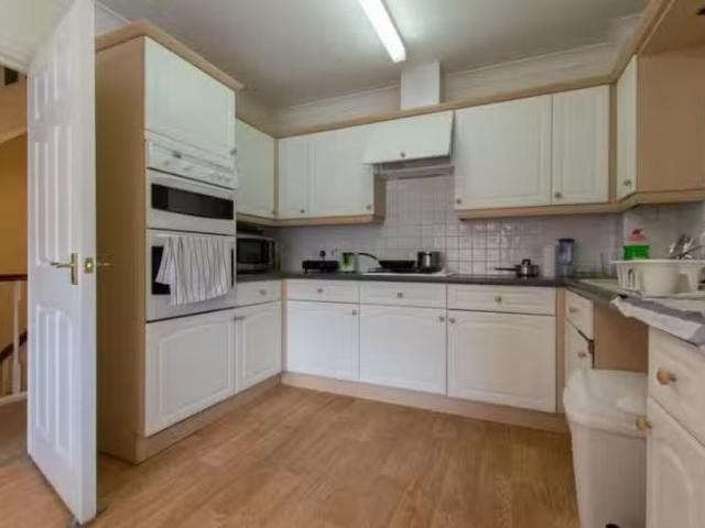 Unique 3 bedroom terraced house for rent in Ravensworth Garden.
