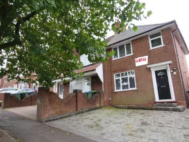 Cheap 3 BR Bodenham Road, OLDBURY
