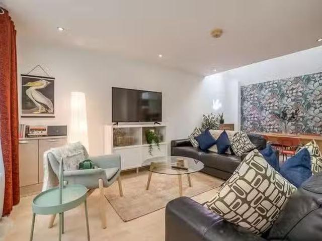 For Rent! 3 BR Hardcastle Street