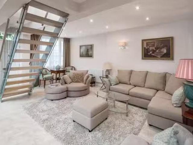 Cozy 3 BR Pembridge Mews