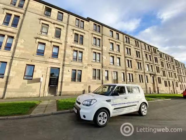 Cheap 3 BR Property to rent in 114 Cardross Street, Dennistoun.