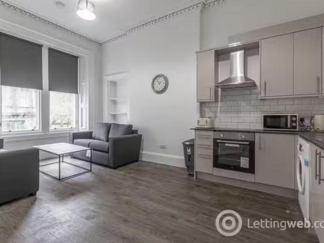 Cozy 3 BR Property to rent in Bruntsfield Place, Edinburgh, EH.