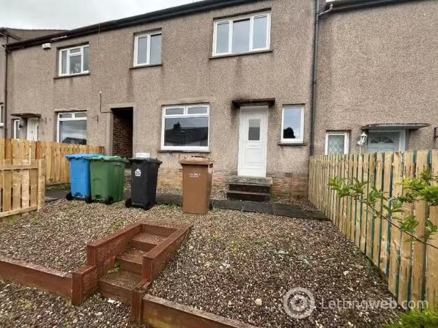 Cheap 3 BR Property to rent in Burnside Avenue, West Lothian.