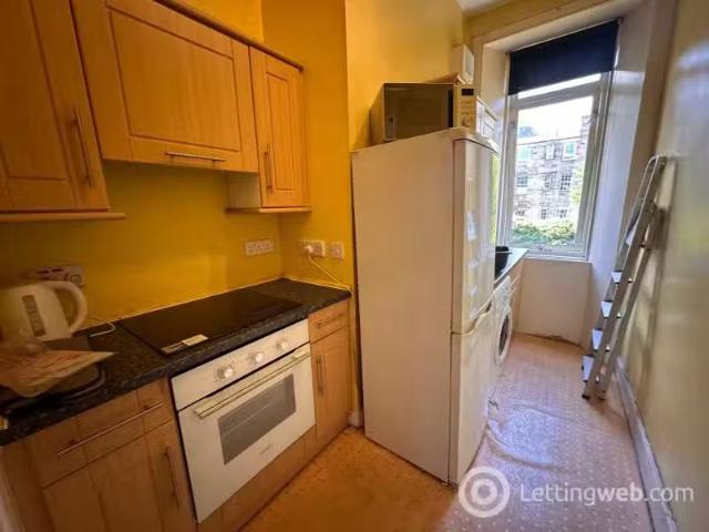Cozy 3 BR Property to rent in Easter Road, Edinburgh, EH6