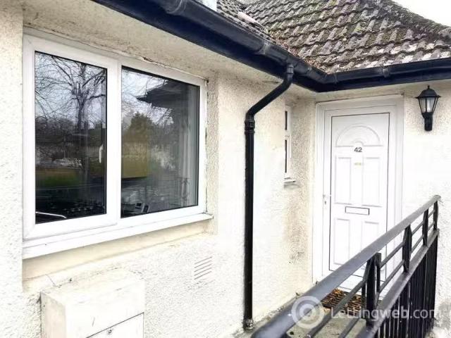 Deal! 3 BR Property to rent in Findlay Crescent, Rosyth, Fife.