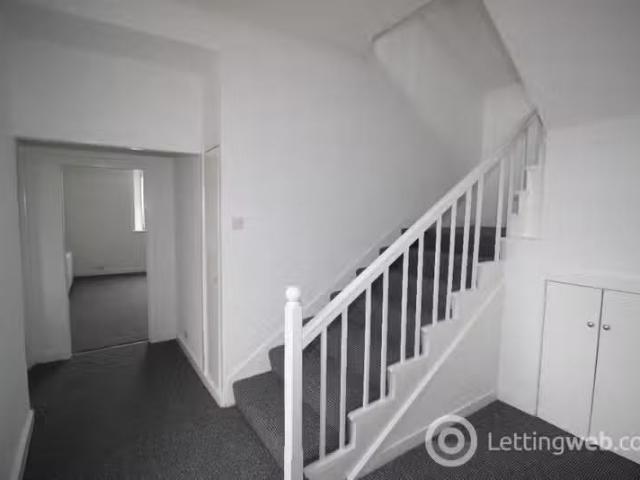 Deal! 3 BR Property to rent in High Street, Montrose, DD10 8JE